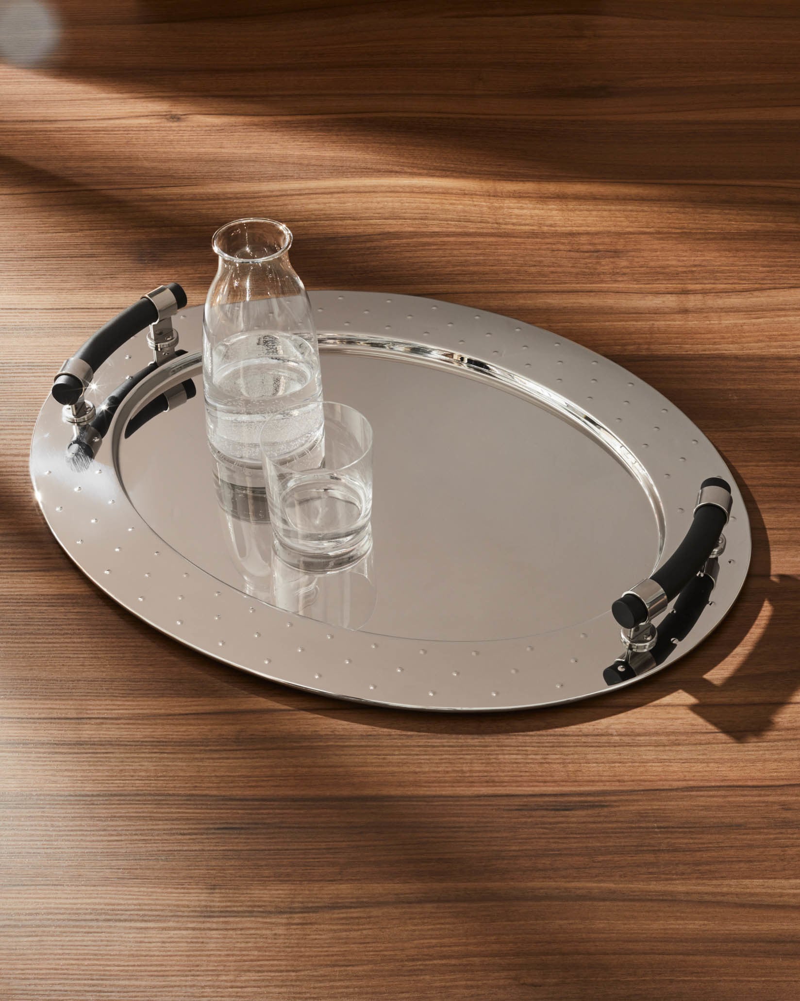 MG09 Oval Tray With Handles - Alessi